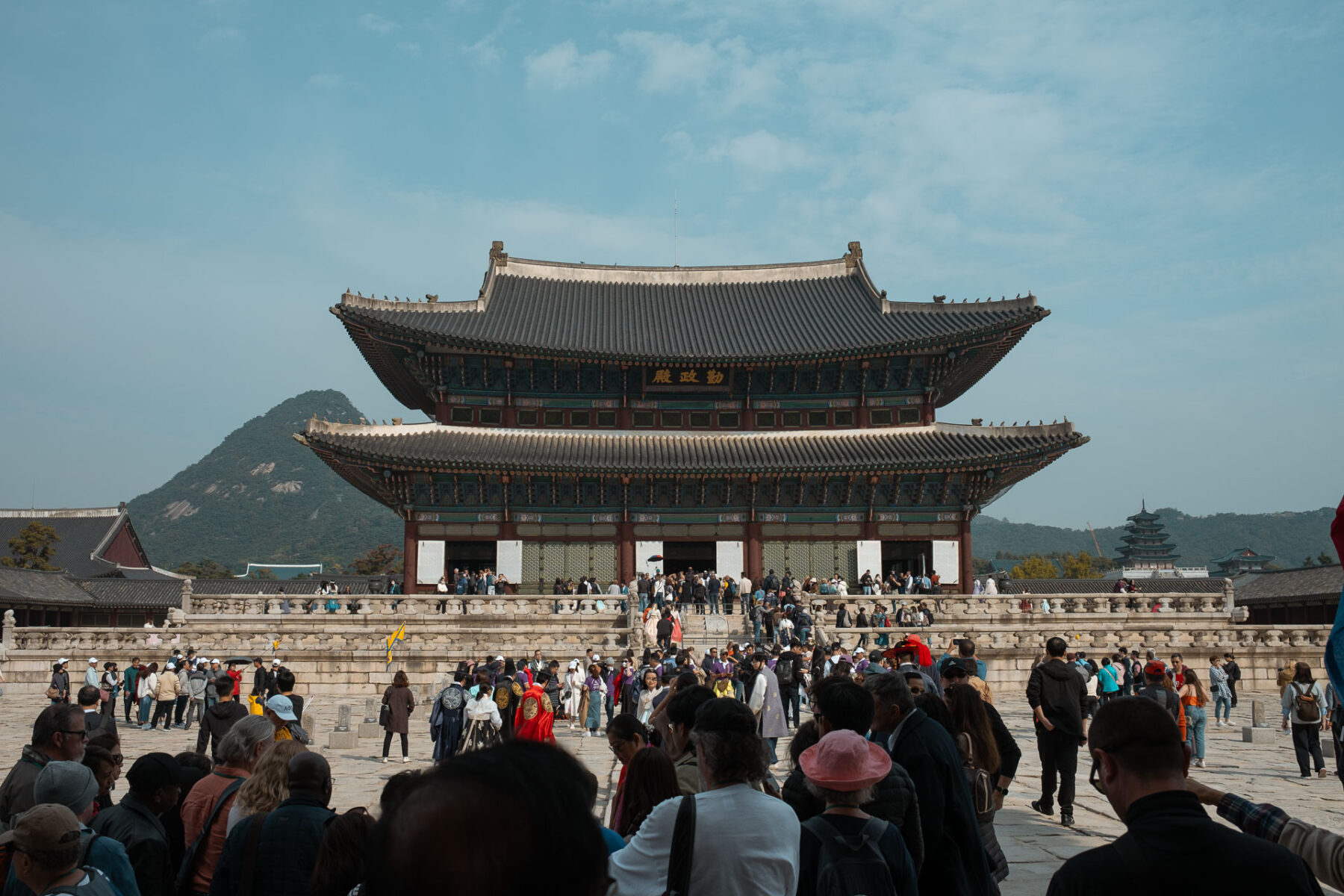 Explore Gyeongbokgung Palace: Guide and Tips for Visiting